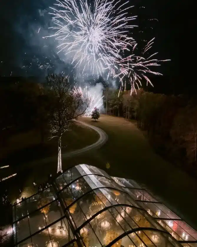 Hosting an Elegant New Year’s Eve Dinner Under a Luxury Tent - Skyline ...